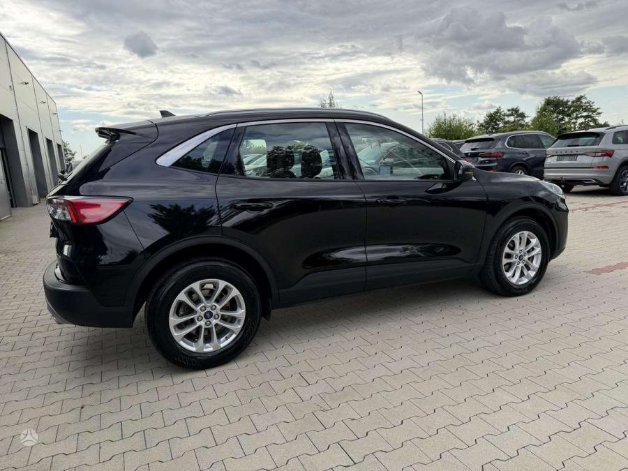 Black Ford Kuga 2023 in Siauliai, with an engine capacity of 2.50 L and mileage of 159 thousand km for 15718 €, photo 8 on AUTOMOTO.COM.LV