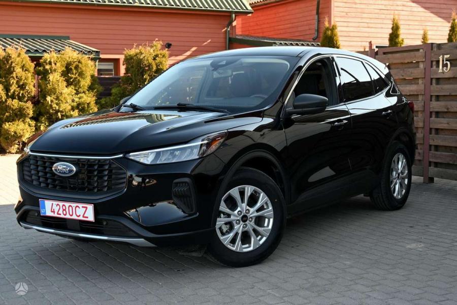 Melns Ford Kuga 2023 Kretinga, ar dzinēja tilpumu 1.50 L un nobraukumu 94 tūkst. km par 15799 €, foto 4 vietnē AUTOMOTO.COM.LV