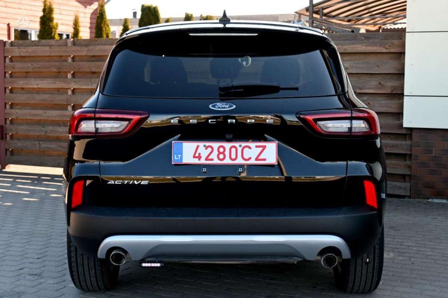 Melns Ford Kuga 2023 Kretinga, ar dzinēja tilpumu 1.50 L un nobraukumu 94 tūkst. km par 15799 €, foto 9 vietnē AUTOMOTO.COM.LV