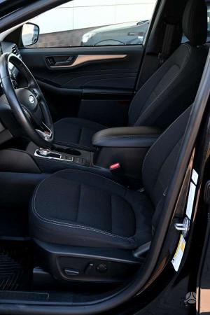 Melns Ford Kuga 2023 Kretinga, ar dzinēja tilpumu 1.50 L un nobraukumu 94 tūkst. km par 15799 €, foto 18 vietnē AUTOMOTO.COM.LV