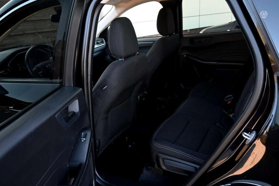 Melns Ford Kuga 2023 Kretinga, ar dzinēja tilpumu 1.50 L un nobraukumu 94 tūkst. km par 15799 €, foto 24 vietnē AUTOMOTO.COM.LV