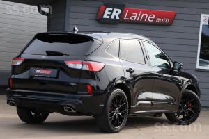 Black Ford Kuga 2023 in Tukums, with an engine capacity of 2.50 L and mileage of 145 thousand km for 17500 €, photo 4 on AUTOMOTO.COM.LV