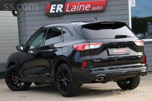 Black Ford Kuga 2023 in Tukums, with an engine capacity of 2.50 L and mileage of 145 thousand km for 17500 €, photo 5 on AUTOMOTO.COM.LV