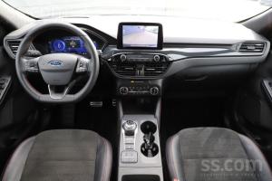 Black Ford Kuga 2023 in Tukums, with an engine capacity of 2.50 L and mileage of 145 thousand km for 17500 €, photo 9 on AUTOMOTO.COM.LV