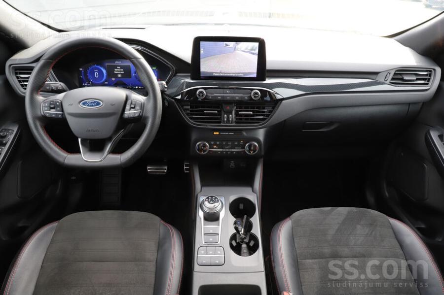 Black Ford Kuga 2023 in Tukums, with an engine capacity of 2.50 L and mileage of 145 thousand km for 17500 €, photo 9 on AUTOMOTO.COM.LV