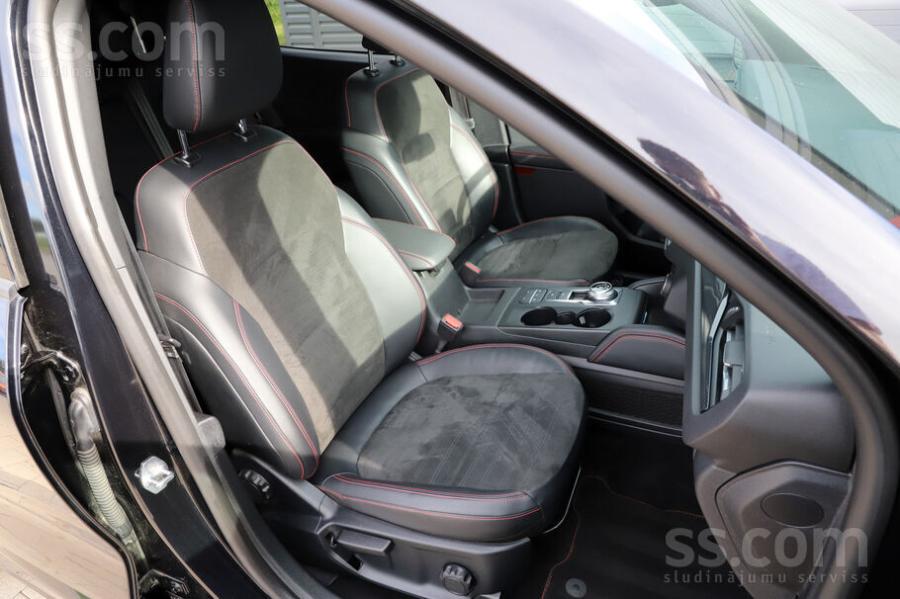 Black Ford Kuga 2023 in Tukums, with an engine capacity of 2.50 L and mileage of 145 thousand km for 17500 €, photo 11 on AUTOMOTO.COM.LV