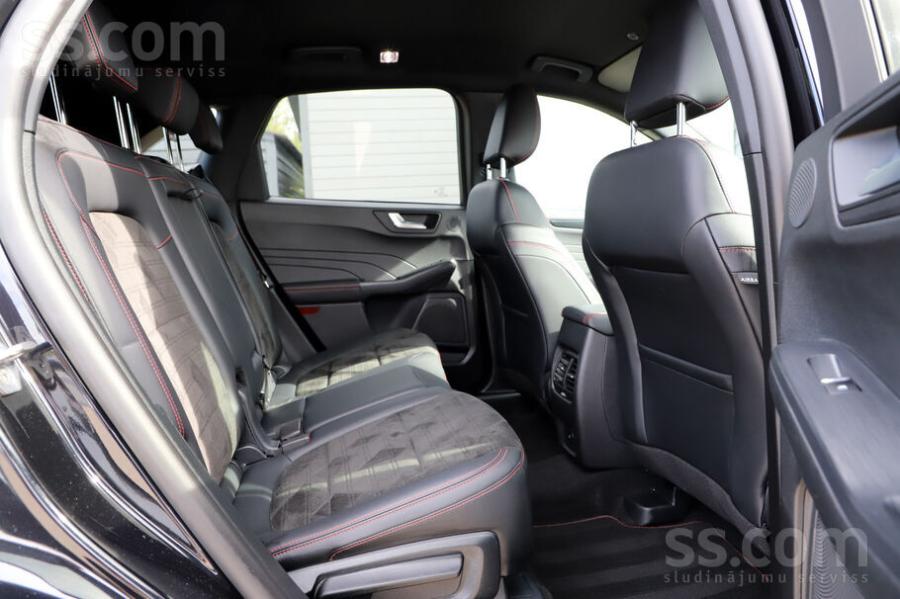 Black Ford Kuga 2023 in Tukums, with an engine capacity of 2.50 L and mileage of 145 thousand km for 17500 €, photo 12 on AUTOMOTO.COM.LV