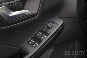 Black Ford Kuga 2023 in Tukums, with an engine capacity of 2.50 L and mileage of 145 thousand km for 17500 €, photo 20 on AUTOMOTO.COM.LV