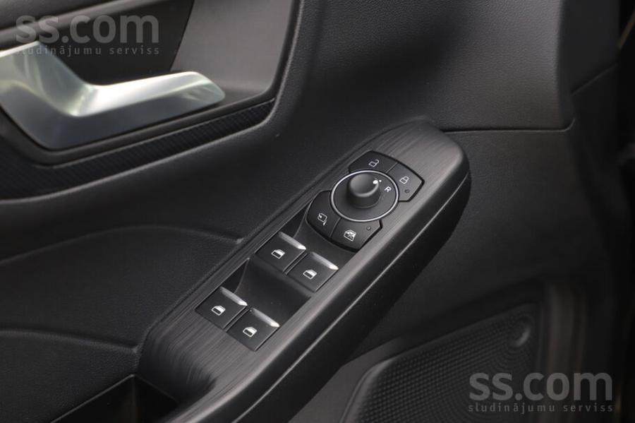 Black Ford Kuga 2023 in Tukums, with an engine capacity of 2.50 L and mileage of 145 thousand km for 17500 €, photo 20 on AUTOMOTO.COM.LV