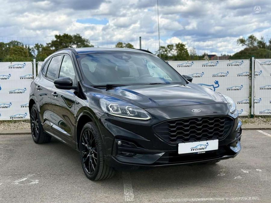 Black Ford Kuga 2023 in Vilnius, with an engine capacity of 2.49 L and mileage of 172 thousand km for 17900 €, photo 4 on AUTOMOTO.COM.LV