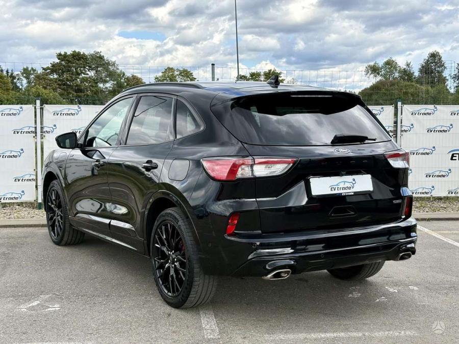 Black Ford Kuga 2023 in Vilnius, with an engine capacity of 2.49 L and mileage of 172 thousand km for 17900 €, photo 5 on AUTOMOTO.COM.LV