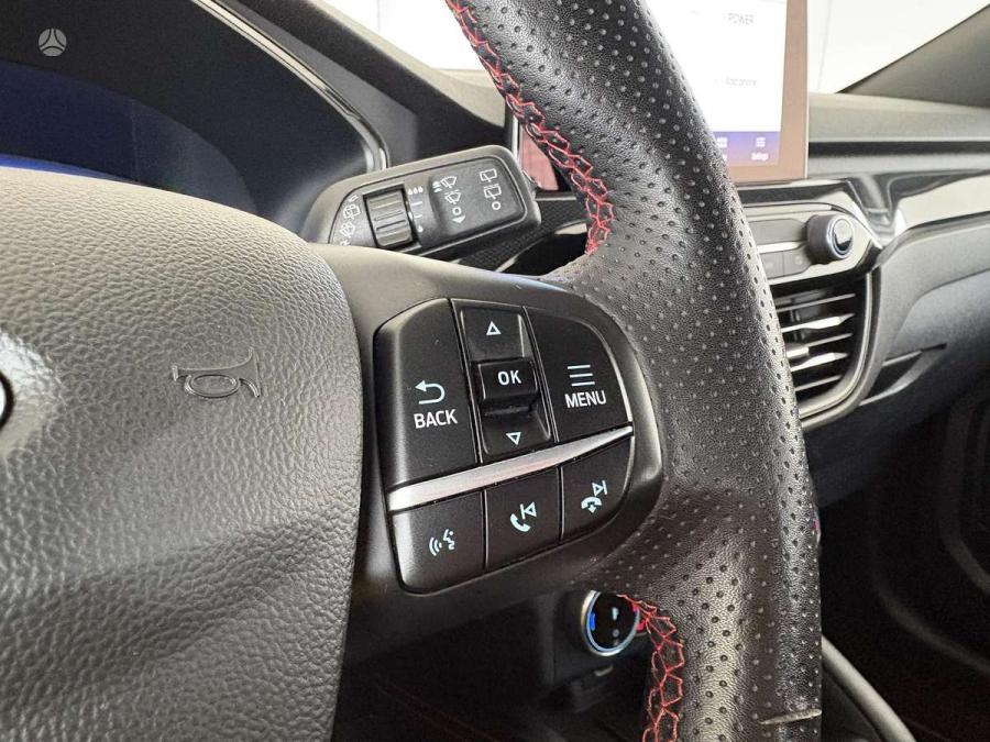 Black Ford Kuga 2023 in Vilnius, with an engine capacity of 2.49 L and mileage of 172 thousand km for 17900 €, photo 9 on AUTOMOTO.COM.LV