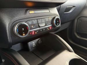Black Ford Kuga 2023 in Vilnius, with an engine capacity of 2.49 L and mileage of 172 thousand km for 17900 €, photo 16 on AUTOMOTO.COM.LV