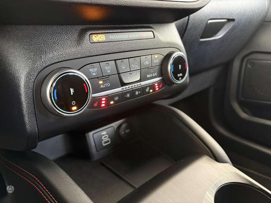 Black Ford Kuga 2023 in Vilnius, with an engine capacity of 2.49 L and mileage of 172 thousand km for 17900 €, photo 16 on AUTOMOTO.COM.LV