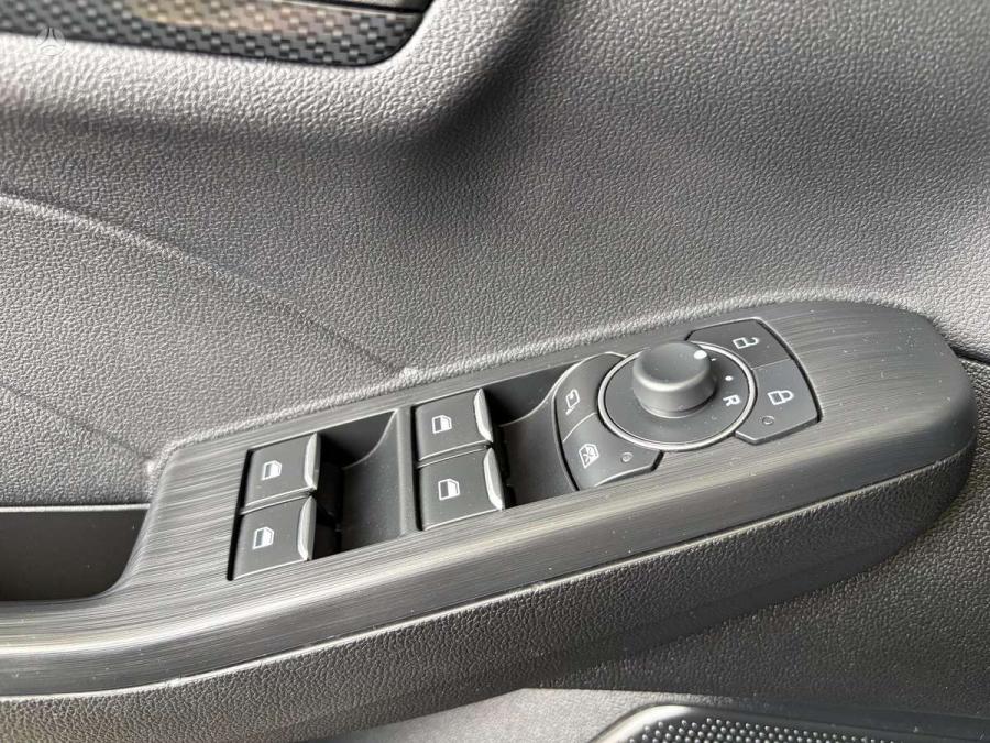 Black Ford Kuga 2023 in Vilnius, with an engine capacity of 2.49 L and mileage of 172 thousand km for 17900 €, photo 20 on AUTOMOTO.COM.LV