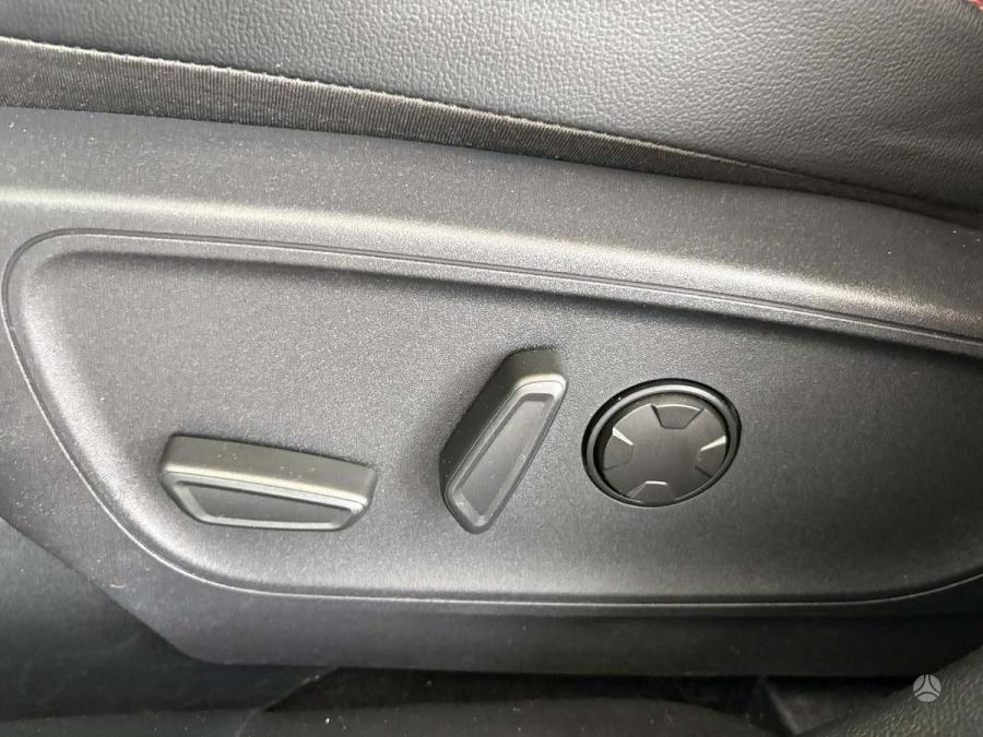 Black Ford Kuga 2023 in Vilnius, with an engine capacity of 2.49 L and mileage of 172 thousand km for 17900 €, photo 22 on AUTOMOTO.COM.LV