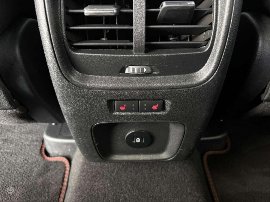 Black Ford Kuga 2023 in Vilnius, with an engine capacity of 2.49 L and mileage of 172 thousand km for 17900 €, photo 26 on AUTOMOTO.COM.LV