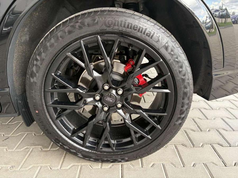 Black Ford Kuga 2023 in Vilnius, with an engine capacity of 2.49 L and mileage of 172 thousand km for 17900 €, photo 35 on AUTOMOTO.COM.LV