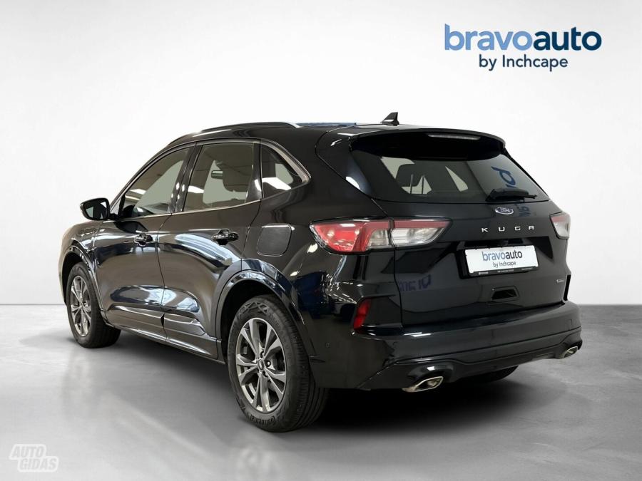 Black Ford Kuga 2023 in Vilnius, with an engine capacity of 2.50 L and mileage of 35 thousand km for 23500 €, photo 4 on AUTOMOTO.COM.LV