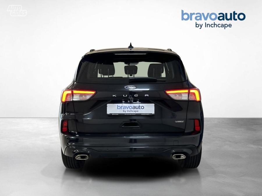 Black Ford Kuga 2023 in Vilnius, with an engine capacity of 2.50 L and mileage of 35 thousand km for 23500 €, photo 5 on AUTOMOTO.COM.LV