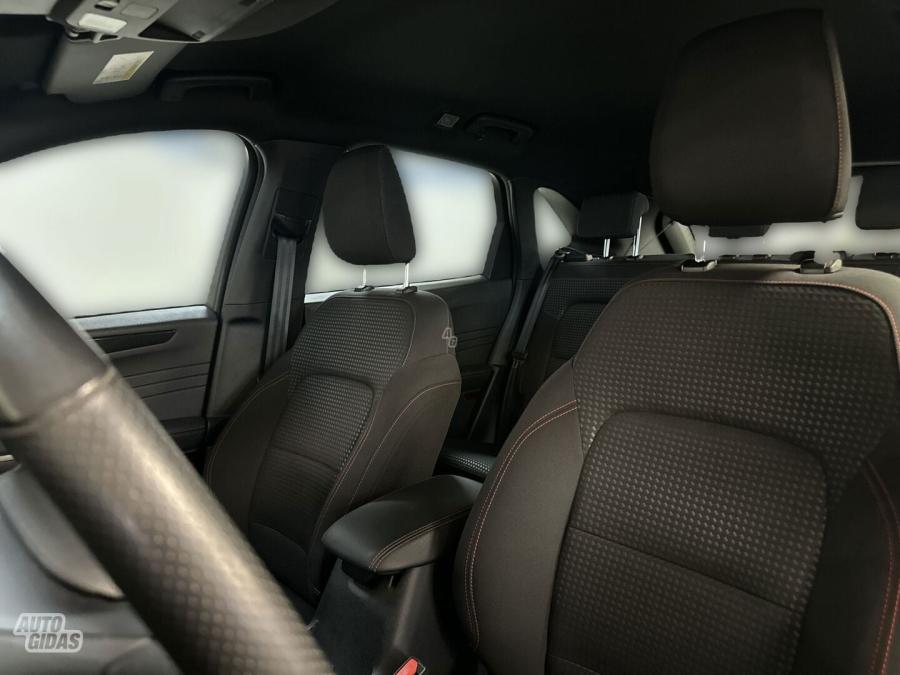 Black Ford Kuga 2023 in Vilnius, with an engine capacity of 2.50 L and mileage of 35 thousand km for 23500 €, photo 15 on AUTOMOTO.COM.LV