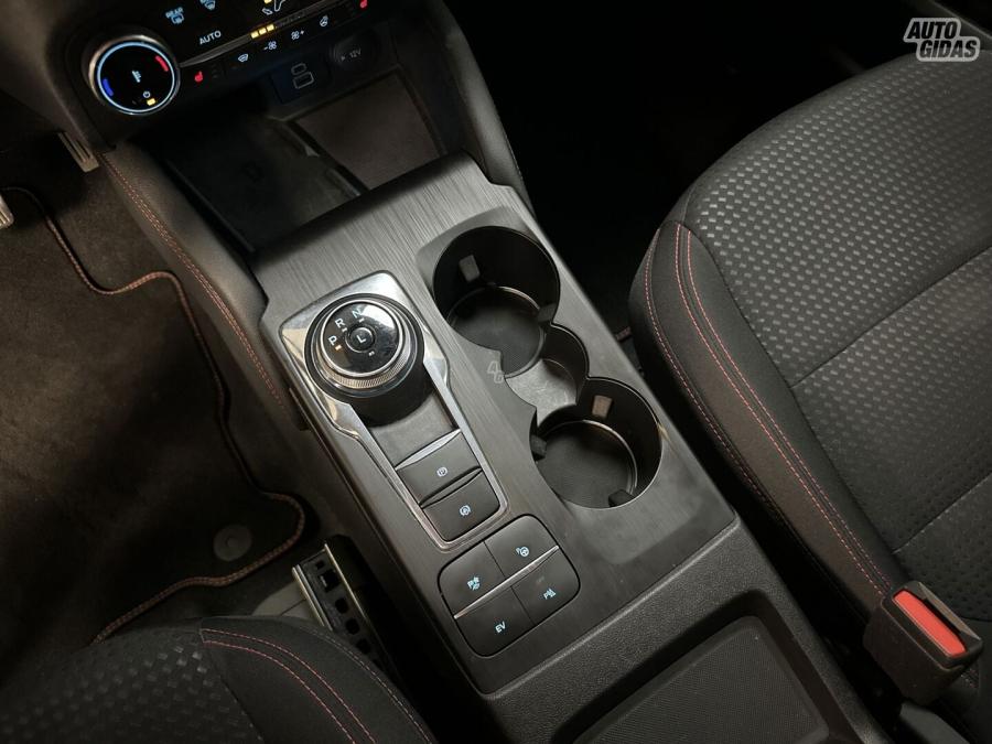 Black Ford Kuga 2023 in Vilnius, with an engine capacity of 2.50 L and mileage of 35 thousand km for 23500 €, photo 19 on AUTOMOTO.COM.LV