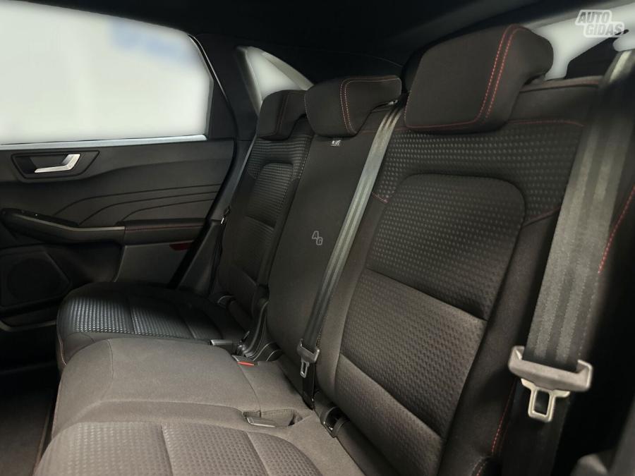 Black Ford Kuga 2023 in Vilnius, with an engine capacity of 2.50 L and mileage of 35 thousand km for 23500 €, photo 20 on AUTOMOTO.COM.LV