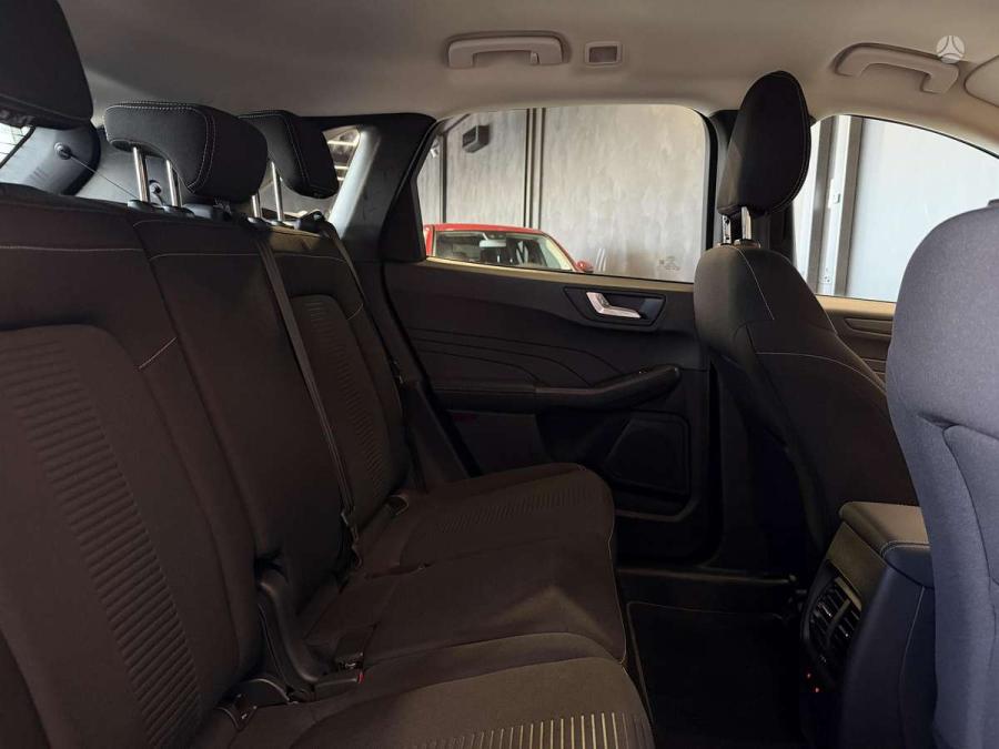Melns Ford Kuga 2024 Kauņa, ar dzinēja tilpumu 2.49 L un nobraukumu 21 tūkst. km par 27490 €, foto 24 vietnē AUTOMOTO.COM.LV