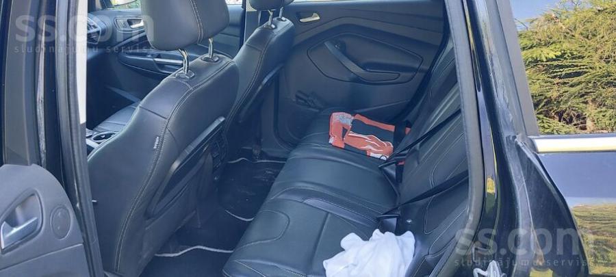 Melns Ford Kuga 2014 Aizkraukle, ar dzinēja tilpumu 2.00 L un nobraukumu 290 tūkst. km par 9950 €, foto 11 vietnē AUTOMOTO.COM.LV