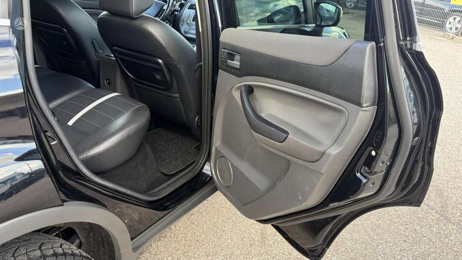 Melns Ford Kuga 2009 Marijampole, ar dzinēja tilpumu 2.00 L un nobraukumu 264 tūkst. km par 5550 €, foto 12 vietnē AUTOMOTO.COM.LV