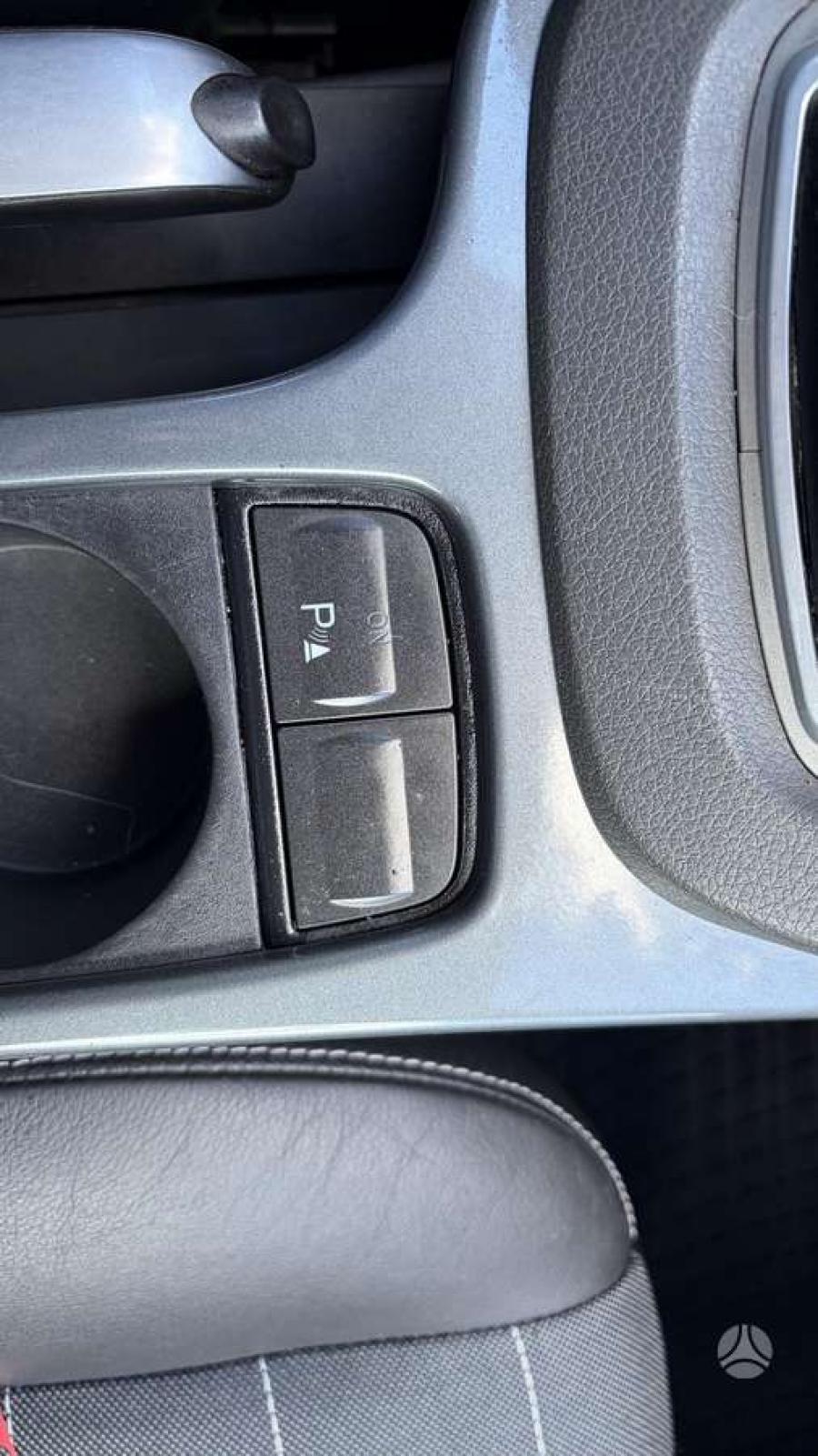 Melns Ford Kuga 2009 Marijampole, ar dzinēja tilpumu 2.00 L un nobraukumu 264 tūkst. km par 5550 €, foto 22 vietnē AUTOMOTO.COM.LV
