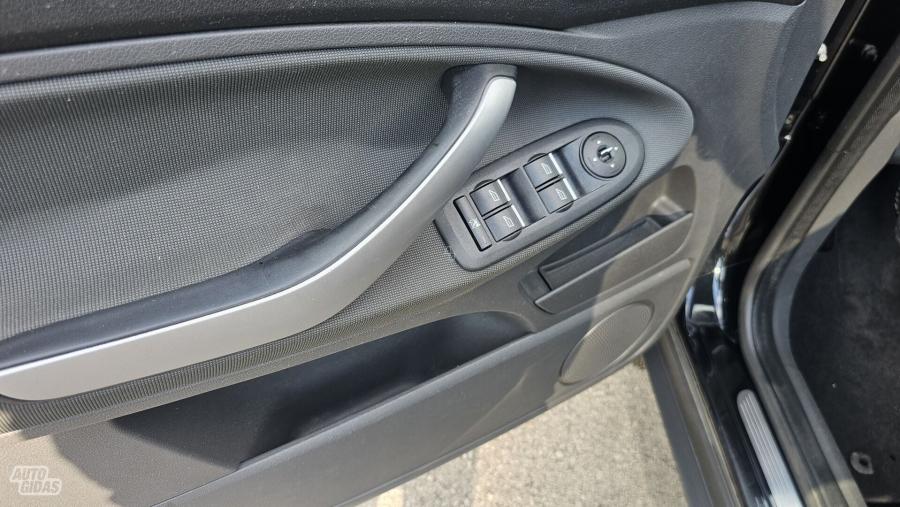 Melns Ford Kuga 2011 Kazlų Rūda, ar dzinēja tilpumu 2.00 L un nobraukumu 275 tūkst. km par 4900 €, foto 9 vietnē AUTOMOTO.COM.LV