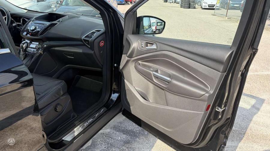Melns Ford Kuga 2015 Marijampole, ar dzinēja tilpumu 1.50 L un nobraukumu 48 tūkst. km par 8999 €, foto 37 vietnē AUTOMOTO.COM.LV