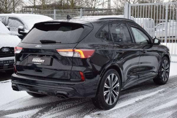 Black Ford Kuga 2022 in Kaunas, with an engine capacity of 2.50 L and mileage of 36 thousand km for 31619 €, photo 2 on AUTOMOTO.COM.LV
