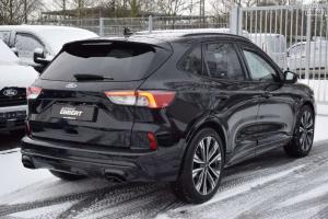 Black Ford Kuga 2022 in Kaunas, with an engine capacity of 2.50 L and mileage of 36 thousand km for 31619 €, photo 2 on AUTOMOTO.COM.LV