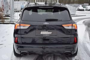 Black Ford Kuga 2022 in Kaunas, with an engine capacity of 2.50 L and mileage of 36 thousand km for 31619 €, photo 4 on AUTOMOTO.COM.LV