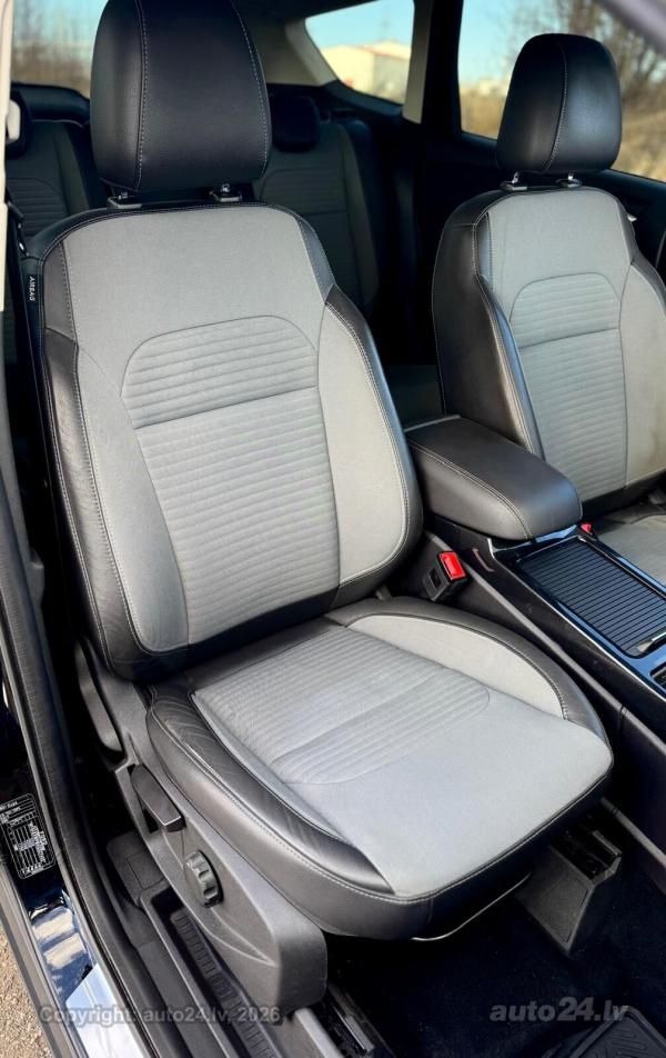 Melns Ford Kuga 2017 Tallina, ar dzinēja tilpumu 2.00 L un nobraukumu 338 tūkst. km par 9494 €, foto 11 vietnē AUTOMOTO.COM.LV