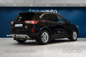 Melns Ford Kuga 2021 Tallina, ar dzinēja tilpumu 1.50 L un nobraukumu 72 tūkst. km par 20900 €, foto 3 vietnē AUTOMOTO.COM.LV