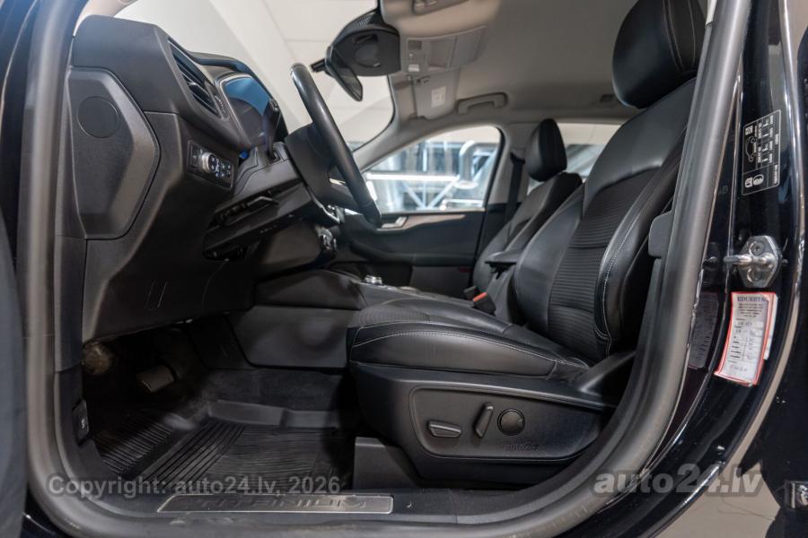 Melns Ford Kuga 2021 Tallina, ar dzinēja tilpumu 1.50 L un nobraukumu 72 tūkst. km par 20900 €, foto 6 vietnē AUTOMOTO.COM.LV
