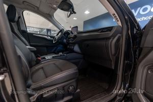 Melns Ford Kuga 2021 Tallina, ar dzinēja tilpumu 1.50 L un nobraukumu 72 tūkst. km par 20900 €, foto 14 vietnē AUTOMOTO.COM.LV