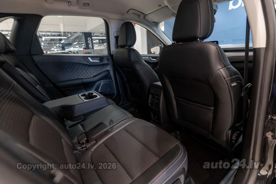 Melns Ford Kuga 2021 Tallina, ar dzinēja tilpumu 1.50 L un nobraukumu 72 tūkst. km par 20900 €, foto 16 vietnē AUTOMOTO.COM.LV