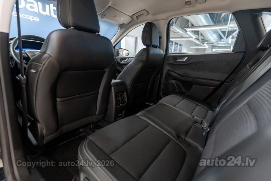 Melns Ford Kuga 2021 Tallina, ar dzinēja tilpumu 1.50 L un nobraukumu 72 tūkst. km par 20900 €, foto 18 vietnē AUTOMOTO.COM.LV