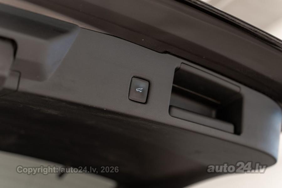 Melns Ford Kuga 2021 Tallina, ar dzinēja tilpumu 1.50 L un nobraukumu 72 tūkst. km par 20900 €, foto 20 vietnē AUTOMOTO.COM.LV