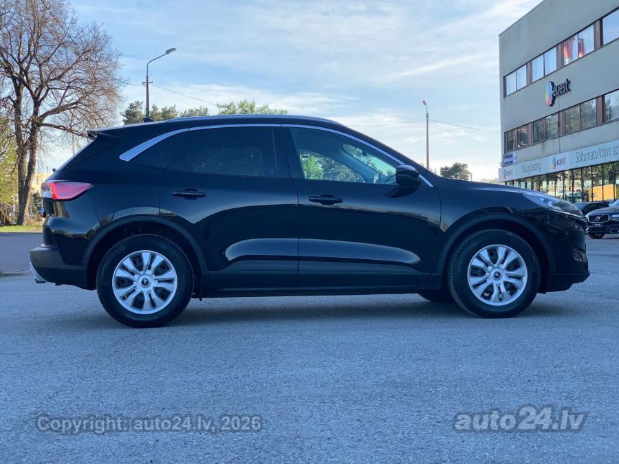 Black Ford Kuga 2022 in Tallinn, with an engine capacity of 1.50 L and mileage of 147 thousand km for 15900 €, photo 7 on AUTOMOTO.COM.LV