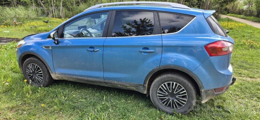 Blue Ford Kuga 2009 in Daugavpils, with an engine capacity of 2.00 L and mileage of 251 thousand km for 4000 €, photo 5 on AUTOMOTO.COM.LV