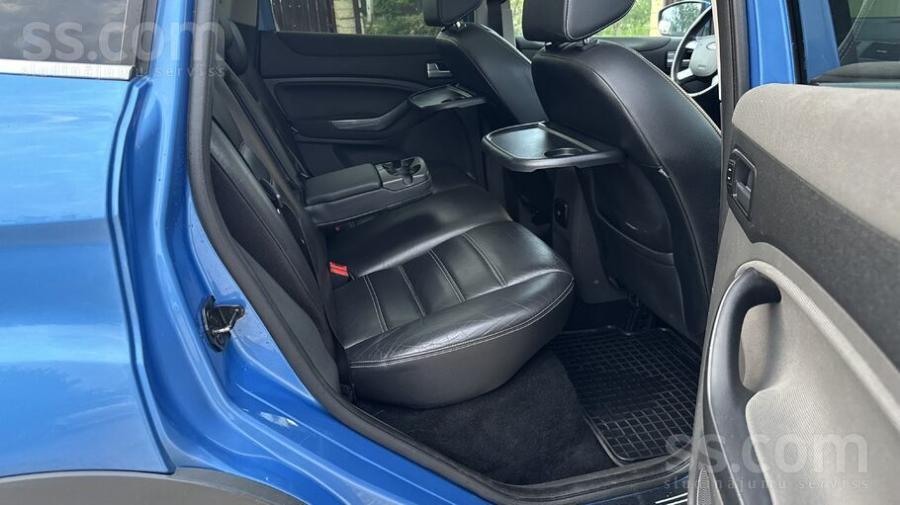 Zils Ford Kuga 2009 Rēzekne, ar dzinēja tilpumu 2.00 L un nobraukumu 252 tūkst. km par 4650 €, foto 13 vietnē AUTOMOTO.COM.LV