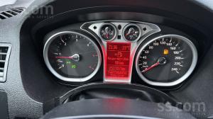 Zils Ford Kuga 2009 Rēzekne, ar dzinēja tilpumu 2.00 L un nobraukumu 252 tūkst. km par 4650 €, foto 16 vietnē AUTOMOTO.COM.LV