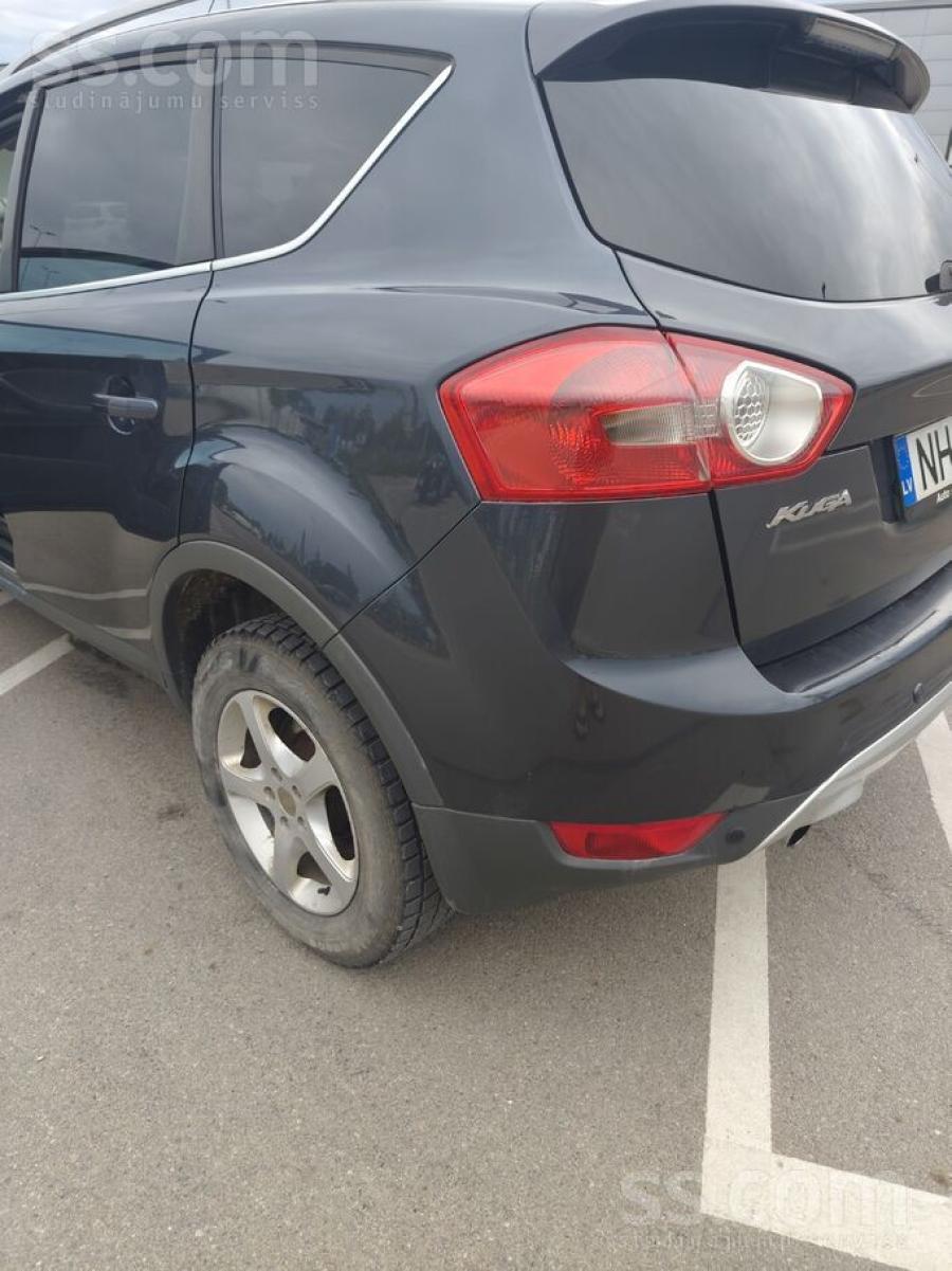 Blue Ford Kuga 2009 in Jelgava, with an engine capacity of 2.00 L and mileage of 237 thousand km for 3800 €, photo 8 on AUTOMOTO.COM.LV
