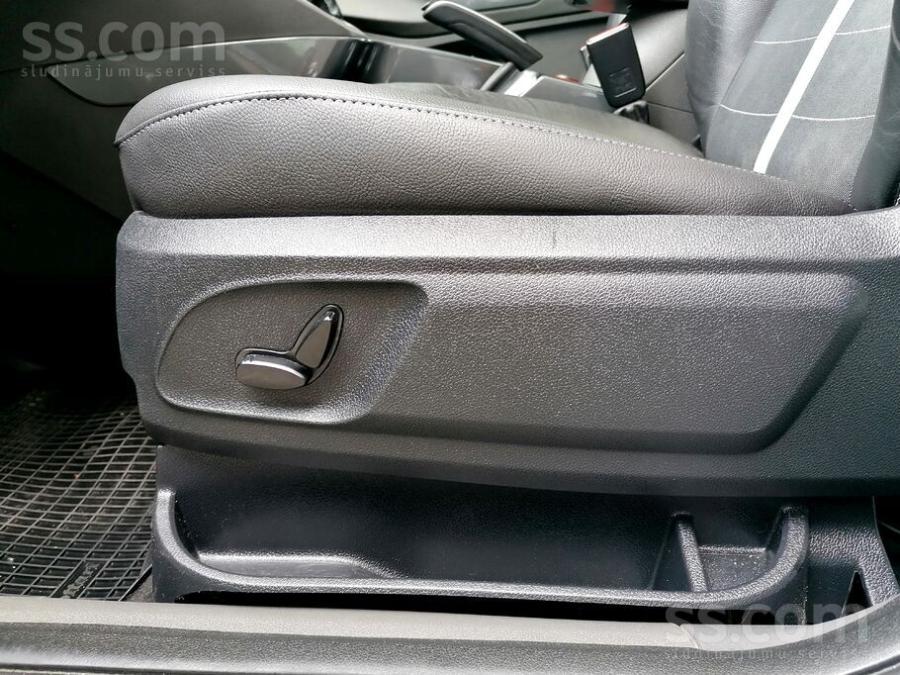 Blue Ford Kuga 2009 in Daugavpils, with an engine capacity of 2.00 L and mileage of 0 thousand km for 5250 €, photo 24 on AUTOMOTO.COM.LV