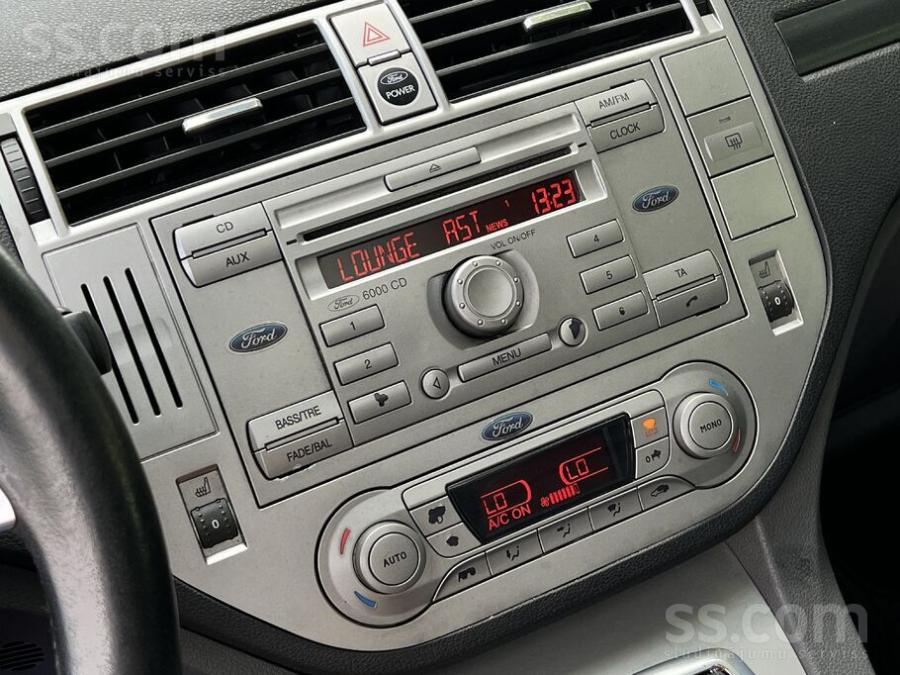 Zils Ford Kuga 2009 Cēsis, ar dzinēja tilpumu 2.00 L un nobraukumu 259 tūkst. km par 4600 €, foto 19 vietnē AUTOMOTO.COM.LV